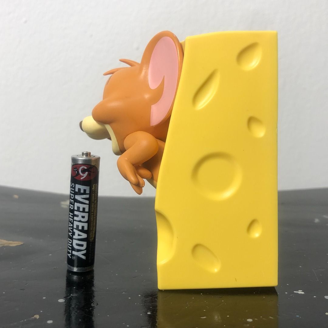 Bandai Namco BANPRESTO Tom & Jerry I Love Cheese Toy Figure, Hobbies ...