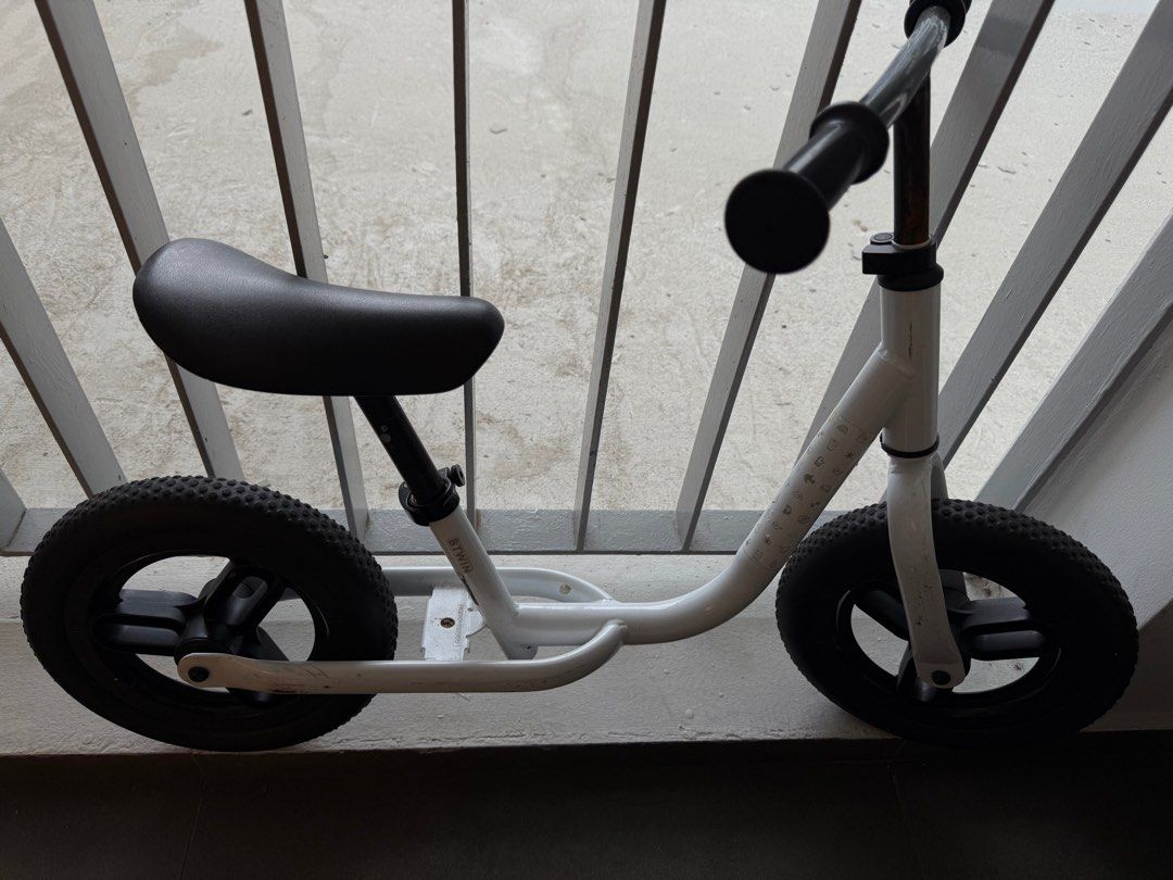 Btwin Balance Bike - White, Sports Equipment, Bicycles & Parts, Bicycles on Carousell