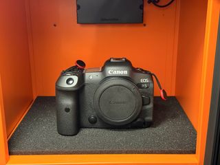 Canon EOS R6 Mirrorless Camera, Photography, Cameras on Carousell