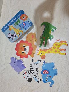 Wild Jigsaw Jungle Book with Puzzles, Hobbies & Toys, Books & Magazines ...