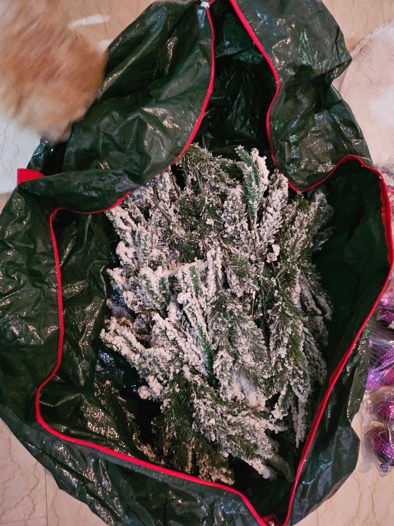 Christmas Tree and Decorations, Furniture & Home Living, Home Decor ...