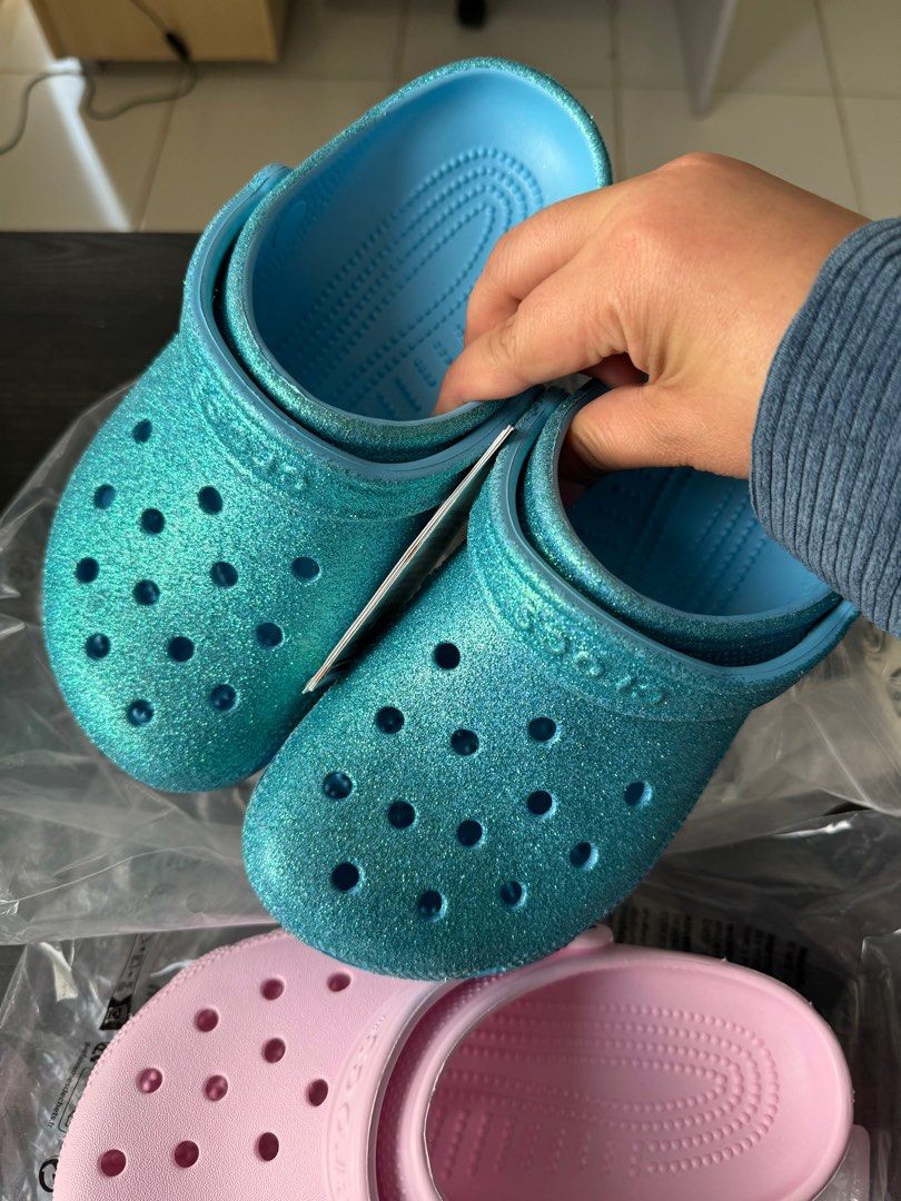 Crocs Classic Glitter Clog - Blue, Women's Fashion, Footwear, Flipflops ...
