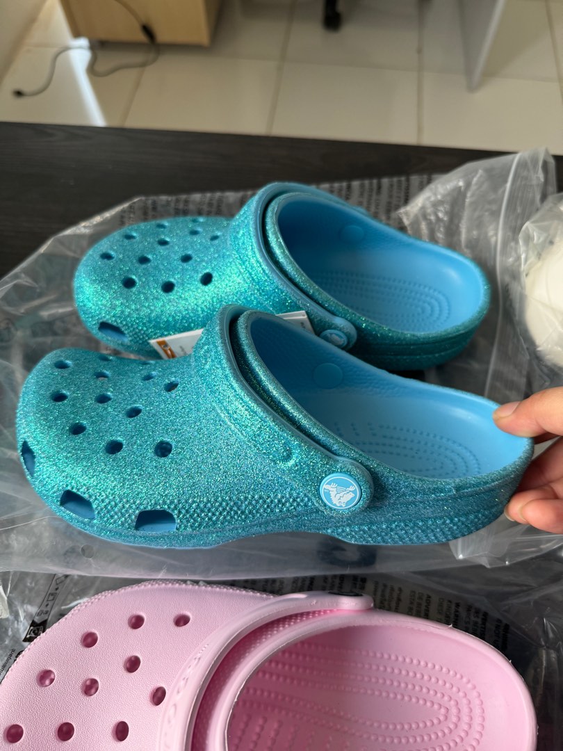 Crocs Classic Glitter Clog - Blue, Women's Fashion, Footwear, Flipflops ...