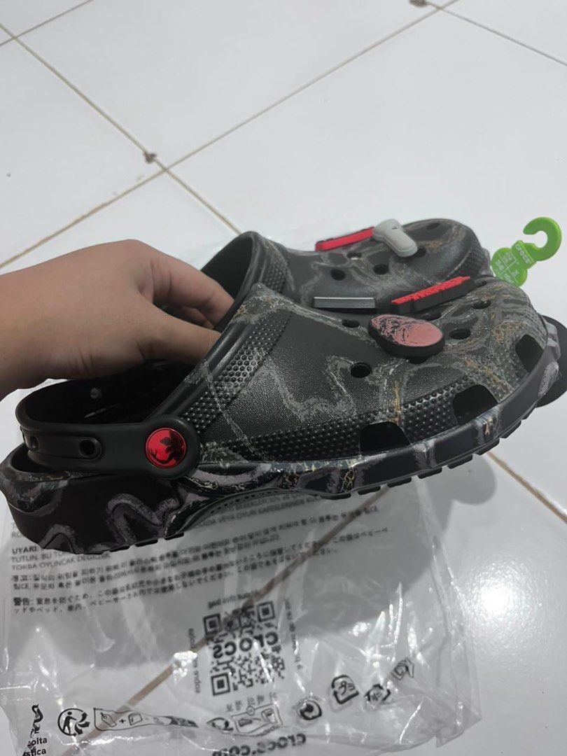 Crocs x Stranger Things Classic Clog - Size 7/9, Men's Fashion ...