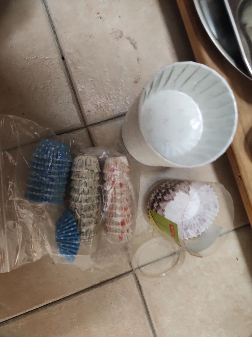 Cupcake Liners and Baking Dish Set, Furniture & Home Living ...