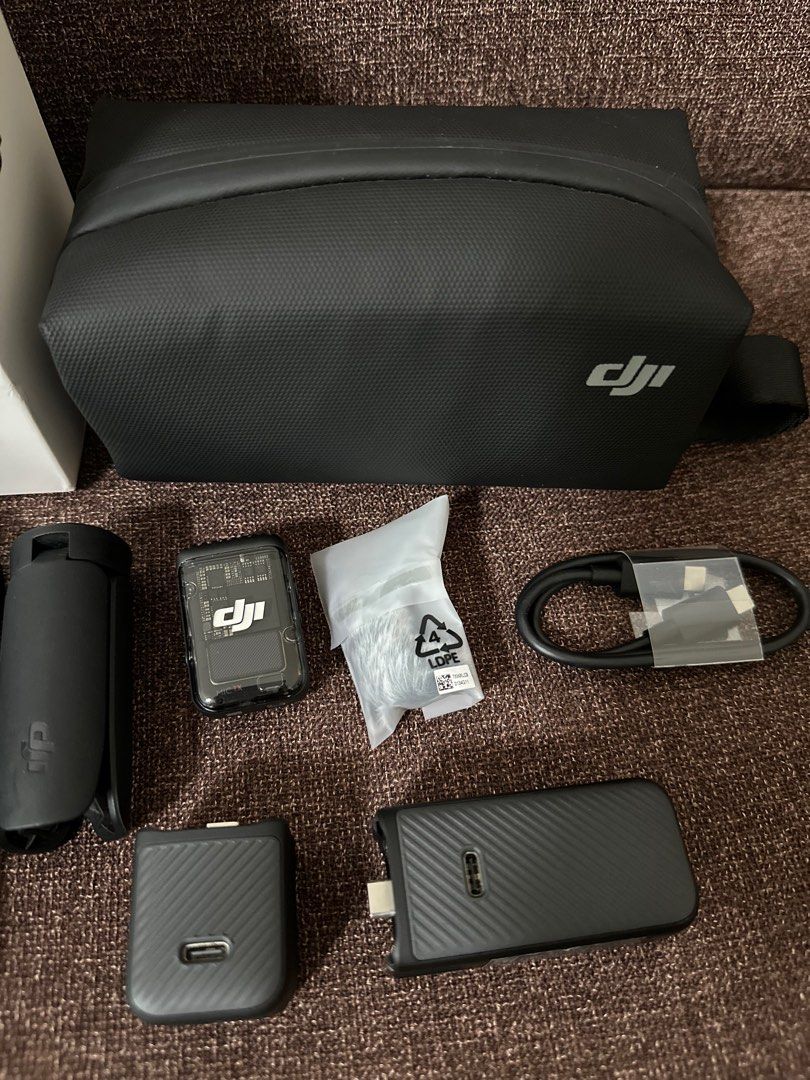 DJI OSMO POCKET 3 CREATOR COMBO LIKE NEW, Photography, Cameras on Carousell
