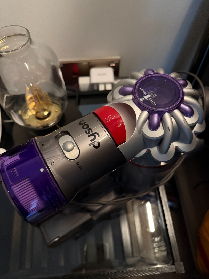 Dyson V8 Abs Cordless Vacuum Cleaner, TV & Home Appliances, Vacuum ...