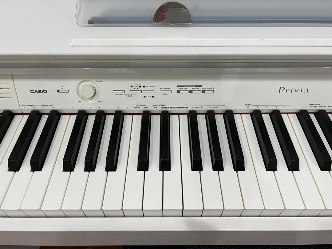 Digital piano Casio Privia PX-700, Hobbies & Toys, Musical Instruments ...