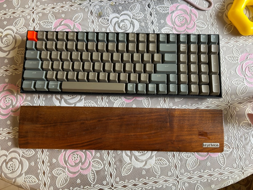 FREE WOODEN PALM REST - Keychron K4 White Backlight Red Switch ...