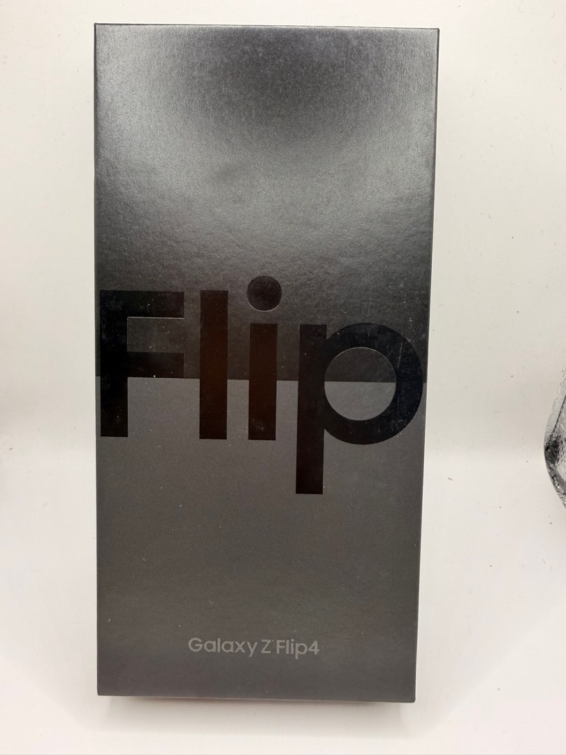 Galaxy Z Flip 4 Graphite 256GB, Mobile Phones & Gadgets, Mobile Phones ...