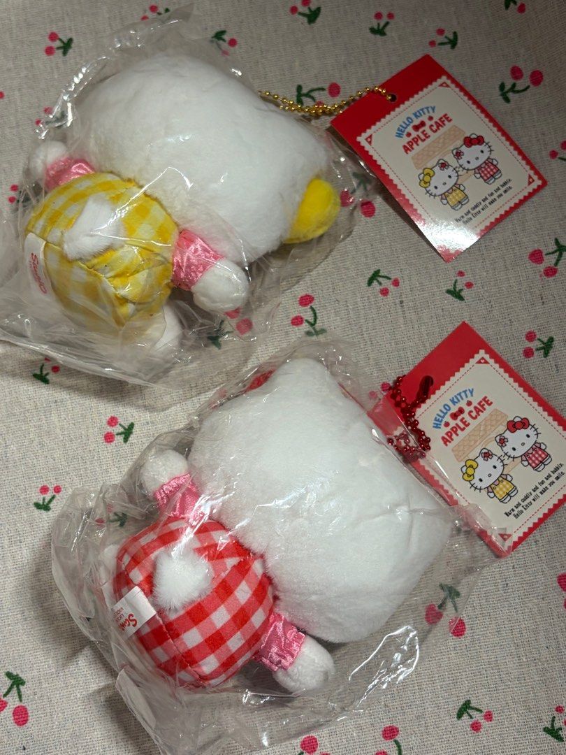 Hello Kitty Apple Cafe Keychain Plush, Hobbies & Toys, Toys & Games on ...