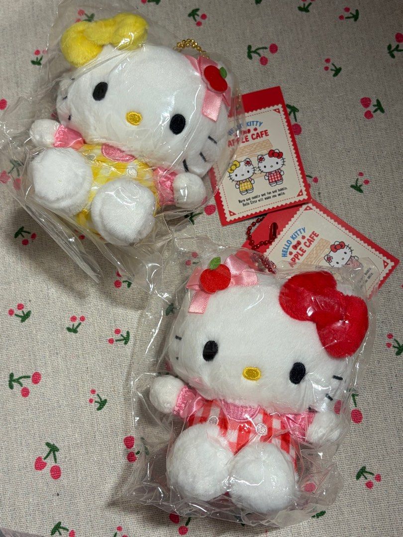 Hello Kitty Apple Cafe Keychain Plush, Hobbies & Toys, Toys & Games on ...