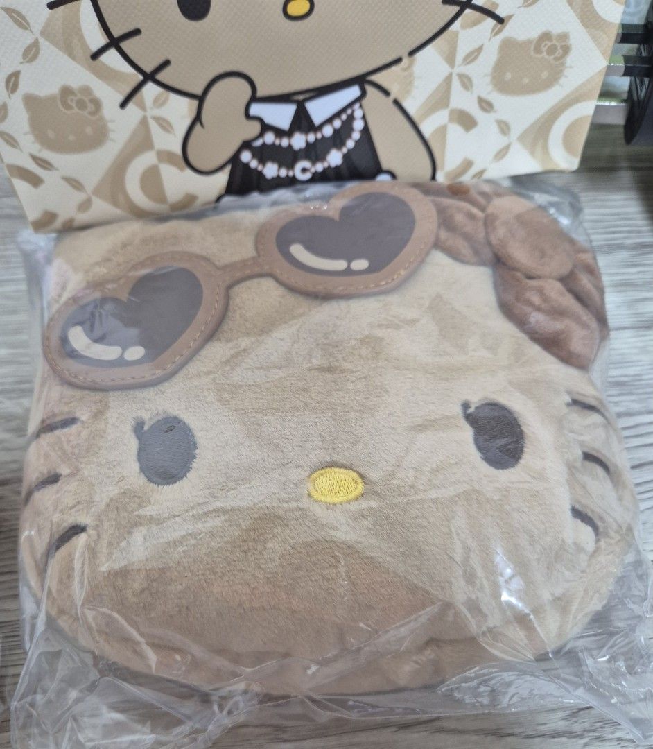Hello Kitty Chagee Collection - Hair clip, Sling, Plushie Charm and ...
