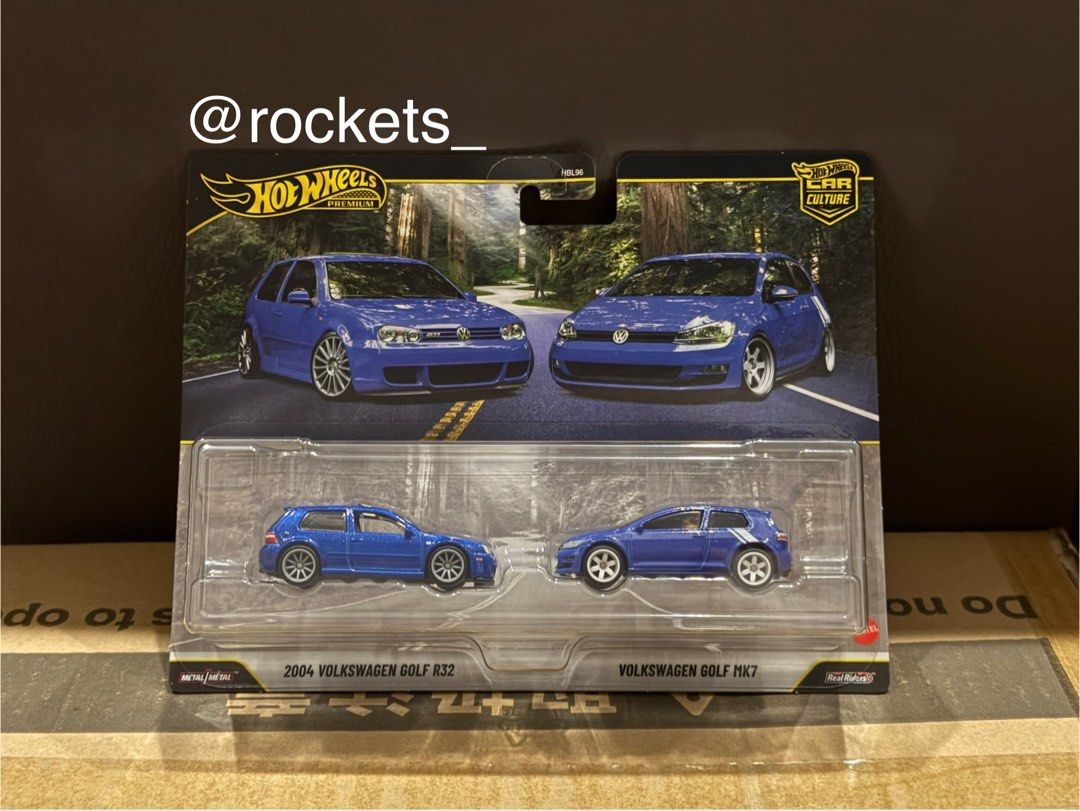 Hot Wheels Premium Car Culture Twin Pack 2004 Volkswagen Golf R32 ...