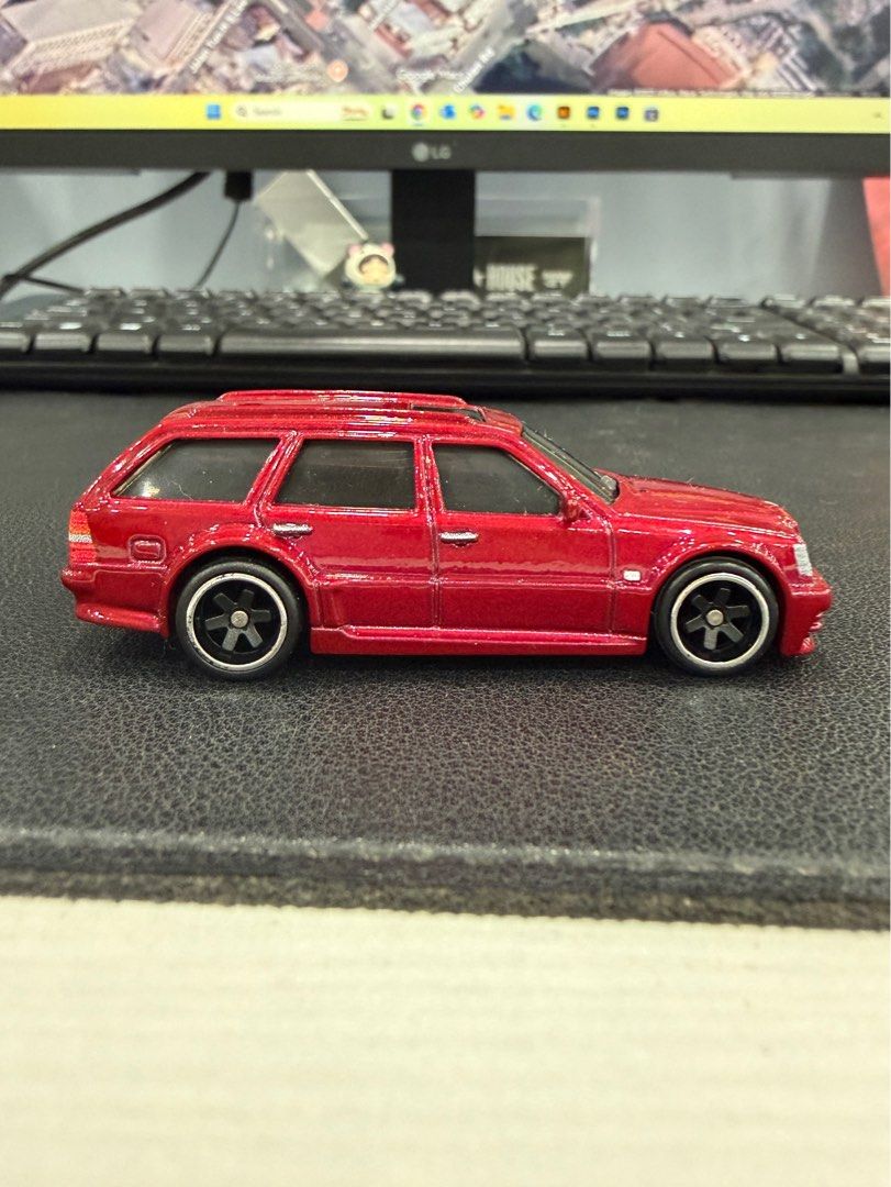 Hot Wheels Premium Mercedes-Benz E 36 AMG Wagon Loose, Hobbies & Toys ...