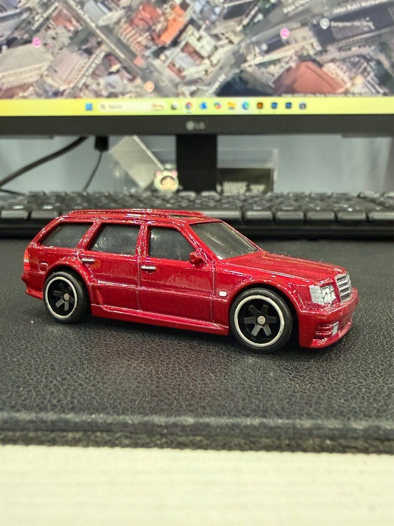 Hot Wheels Premium Mercedes-Benz E 36 AMG Wagon Loose, Hobbies & Toys ...