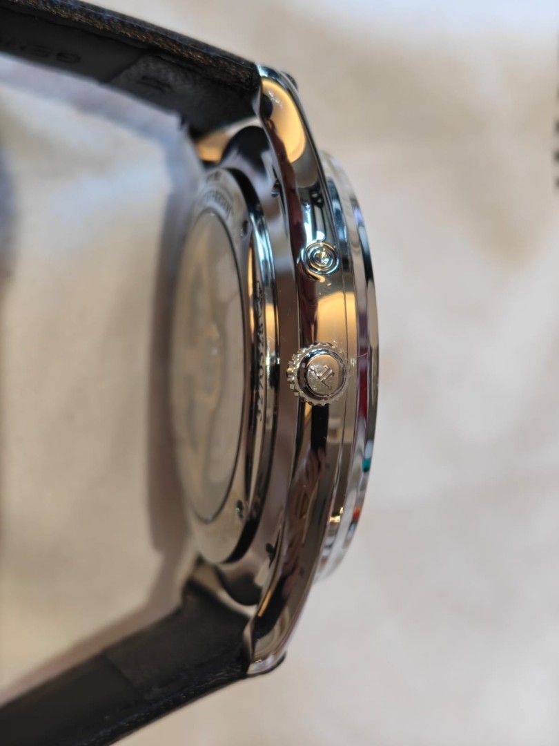 Jaeger-Lecoultre Master Ultra Thin Moon, Luxury, Watches on Carousell