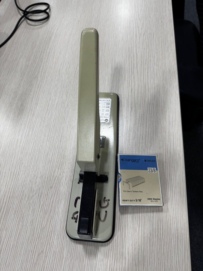 Kangaro Heavy Duty Stapler with Staples, Hobbies & Toys, Stationery ...