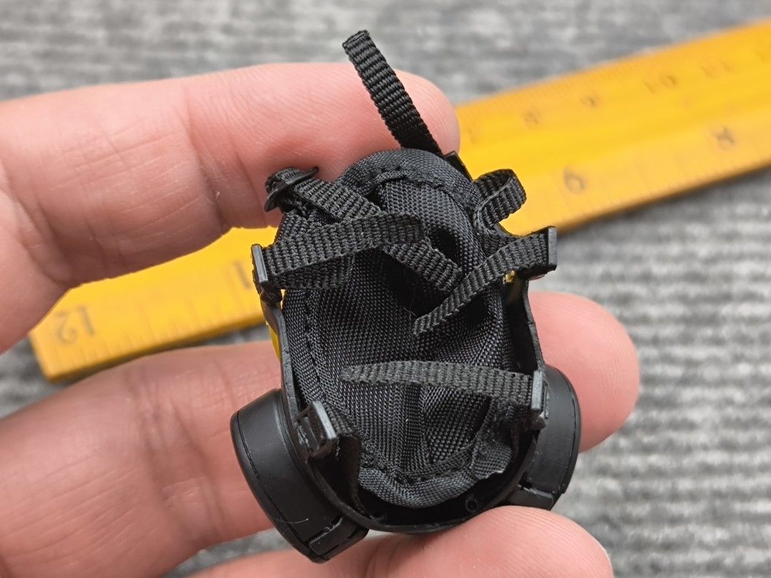 KING'S TOYS KT 8009 World Doomsday 2023 Zombie Hunter - Gas Mask ...