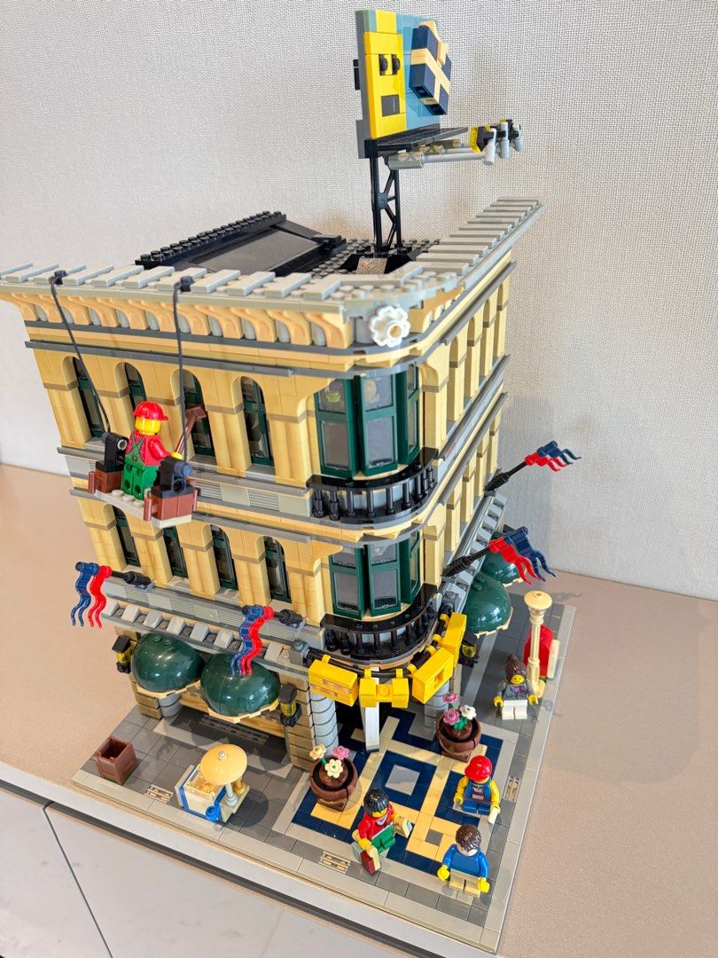 LEGO 10211 Grand Emporium Modular Building Set, Hobbies & Toys, Toys ...