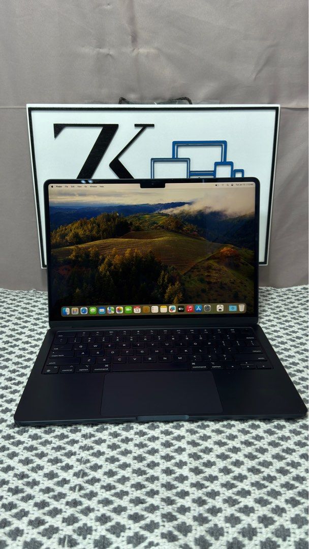 Macbook Air 13.6” M3 Chip 2024 Model 16gb Ram 256gb SSD wt Apple ...