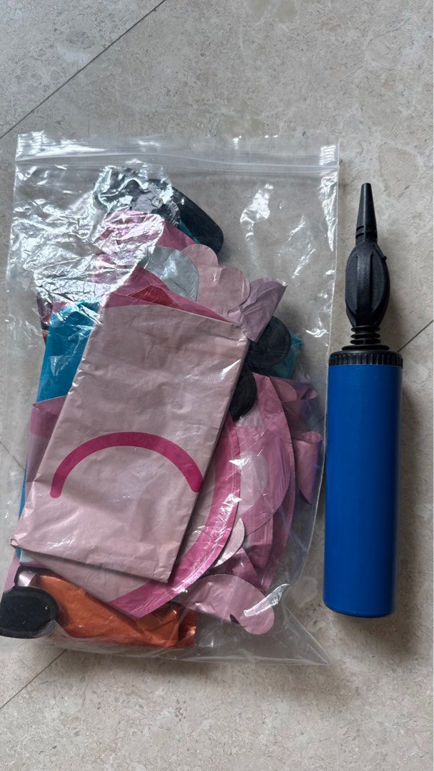 Peppa Pig Family Balloon Set with Pump, Hobbies & Toys, Occasions ...