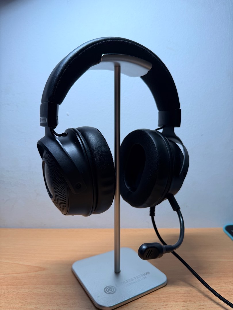 Razer BlackShark V3 Hypersense Gaming Headset, Audio, Headphones ...