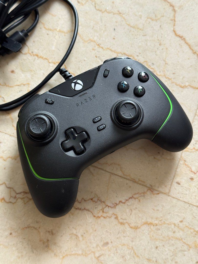 Razer Wolverine V2 Wired Controller for Xbox/PC, Video Gaming, Gaming ...