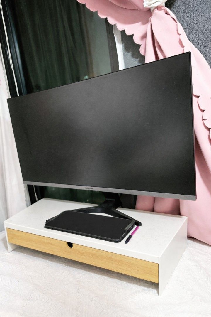 Samsung Monitor (free support tabel), Computers & Tech, Parts ...