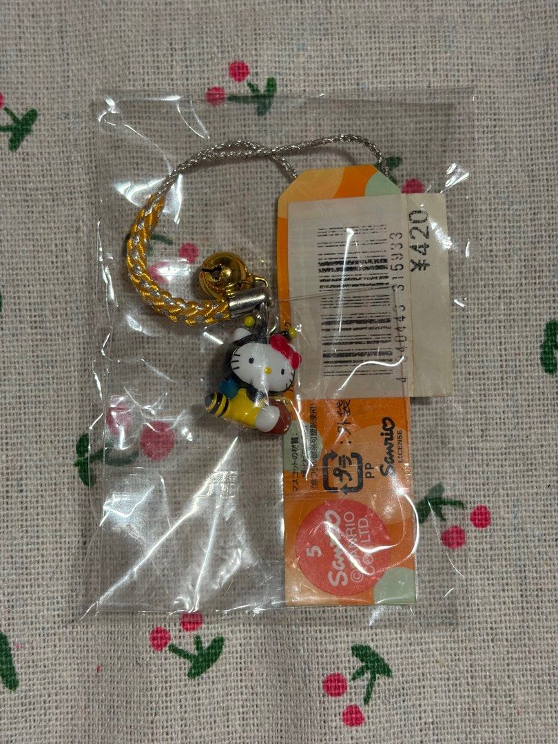 Sanrio Hello Kitty Bee Keychain, Hobbies & Toys, Toys & Games on Carousell