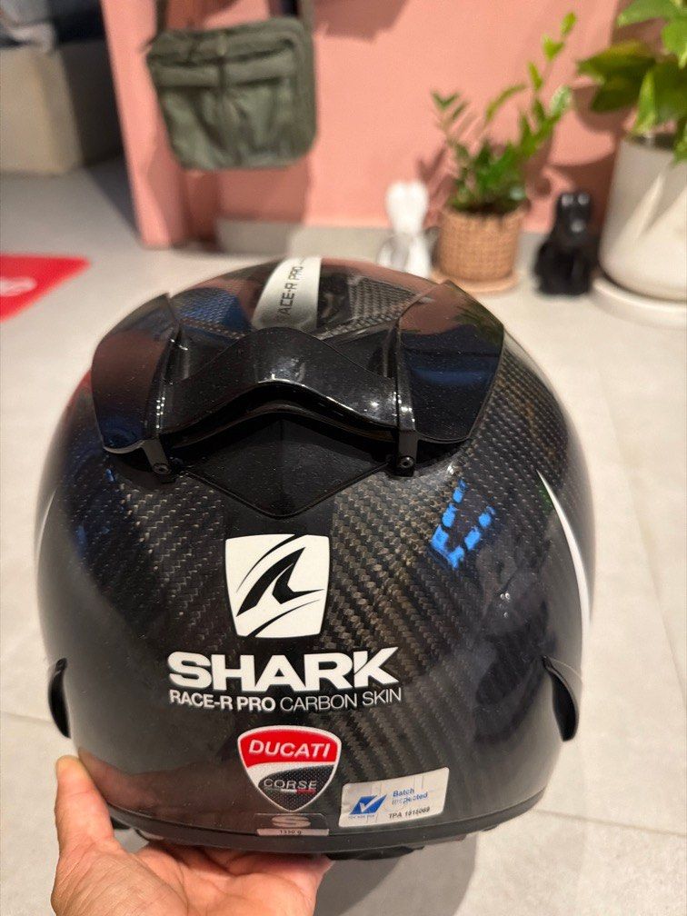 Shark Race R pro Carbon, Motorcycles, Motorcycle Accessories on Carousell