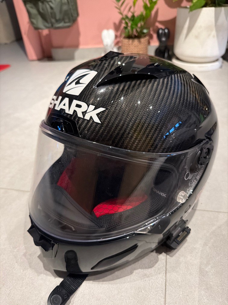 Shark Race R pro Carbon, Motorcycles, Motorcycle Accessories on Carousell