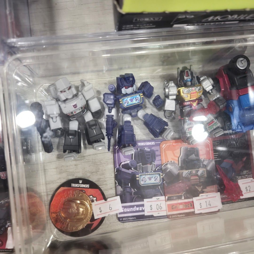 Sound wave, grimlock rare blokees defenders, Hobbies & Toys, Toys ...