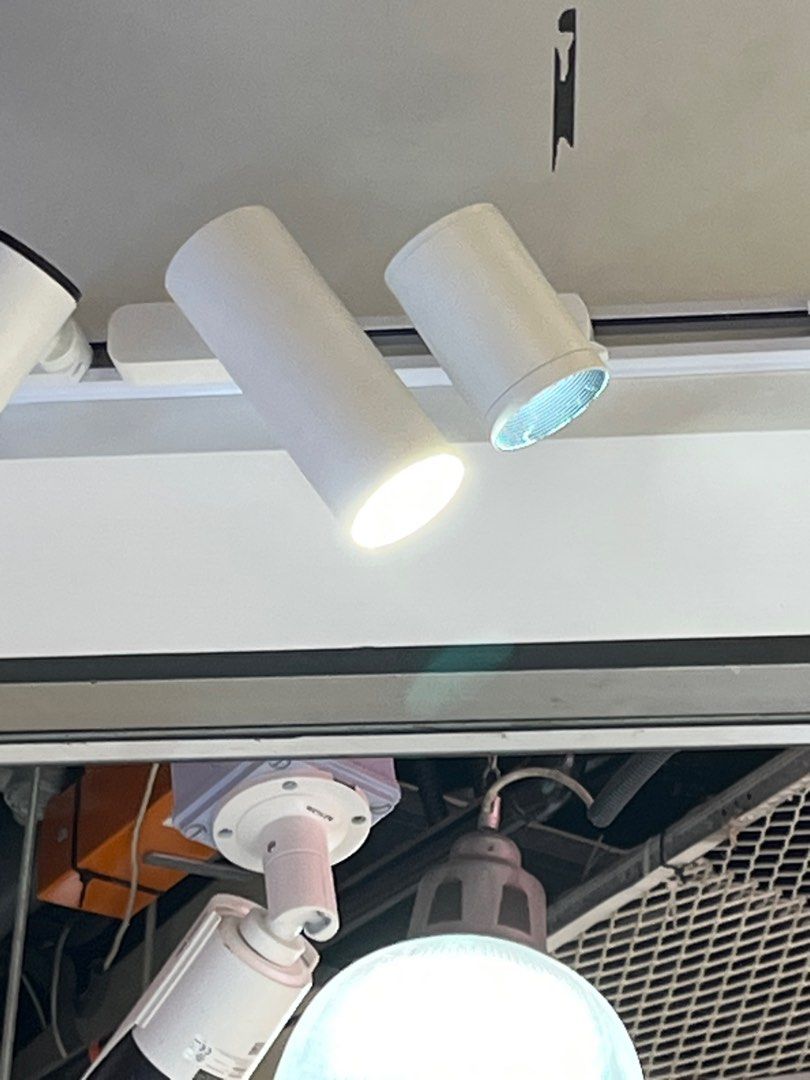 Spotlight/track light 40W 6500K cool white light, white case, Furniture & Home Living, Lighting ...