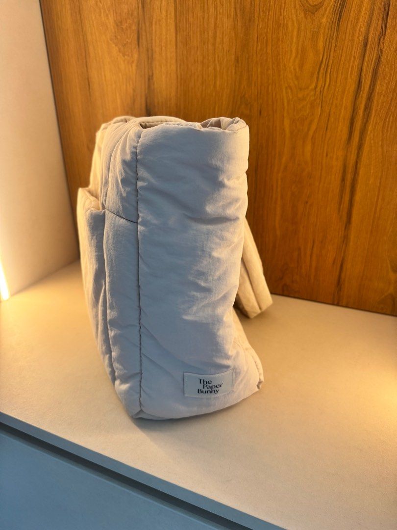The Paper Bunny Puffer shopper - Oyster, Women's Fashion, Bags ...