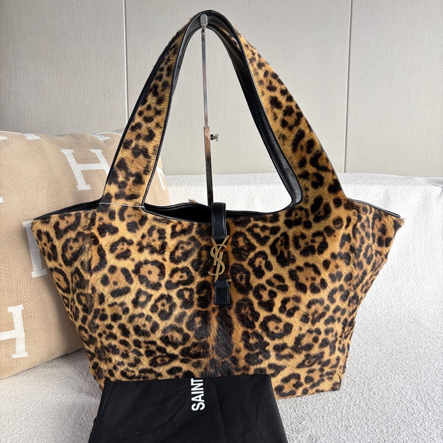 YSL Saint Laurent Bea Hobo Bag in Leopard Print Fur, Luxury, Bags ...