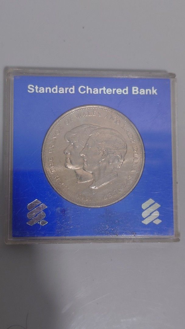 1981 standard chartered bank Royal Wedding Commemorative Crown Lady ...