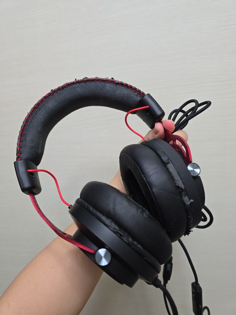 AOC gaming headset, Audio, Headphones & Headsets on Carousell