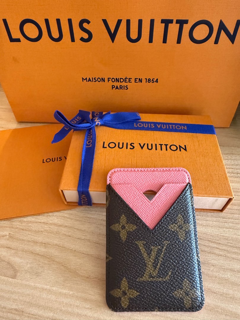 Aug 2025 Louis Vuitton LV Porte Cartes Magnet MagSafe Pink Tender Bliss ...