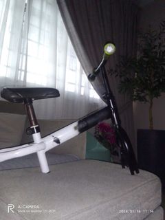 PentaFlex Balance Bike - Black, Sports Equipment, Bicycles & Parts, Bicycles on Carousell