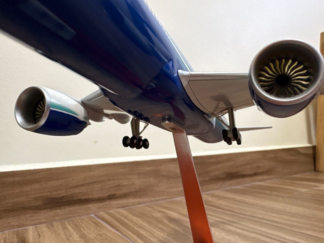 Boeing 777-300ER Model Airplane Approx. 1:250, Hobbies & Toys ...