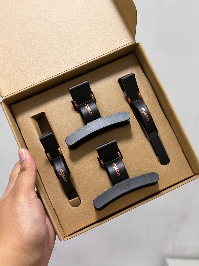 Dyson Wide-Tooth Comb and Styling Clips - New, Beauty & Personal Care ...