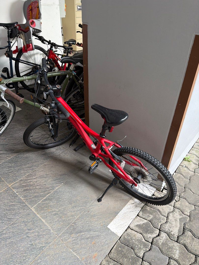 Giant XTC Red Kids Bike, Sports Equipment, Bicycles & Parts, Bicycles ...