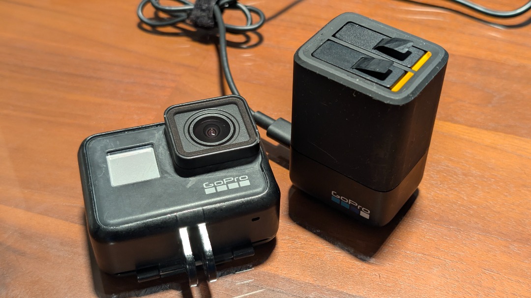 GoPro Hero 7 black Action Camera with dual battery Charger, Photography ...