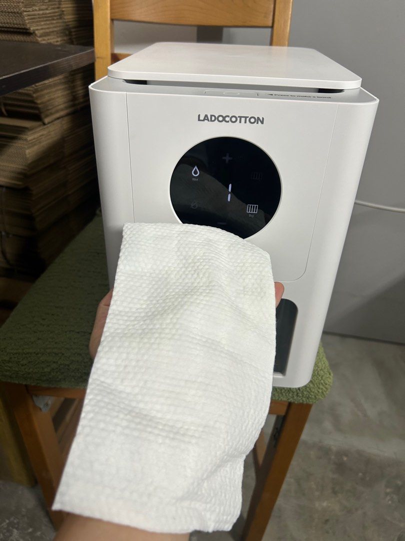 Hot tower machine, Beauty & Personal Care, Bath & Body, Bath on Carousell