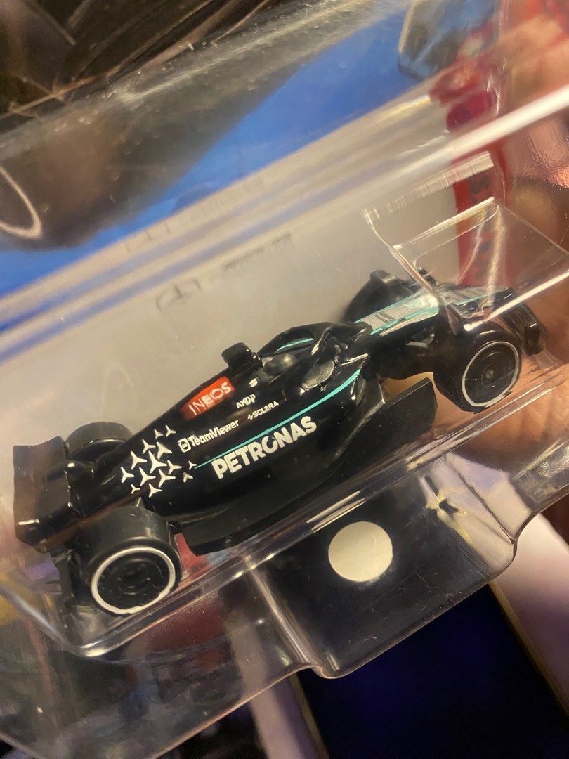 Hot Wheels Mercedes-AMG Petronas F1 Team 2025, Hobbies & Toys, Toys ...