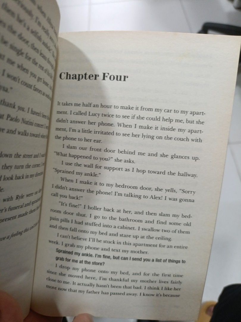 It Ends With Us by Colleen Hoover, Hobbies & Toys, Books & Magazines ...