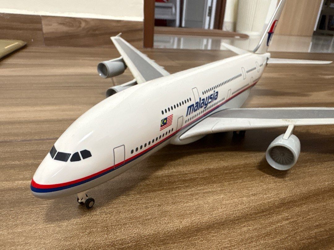Malaysia Airlines Airbus A380 Model approx. 1:250, Hobbies & Toys ...