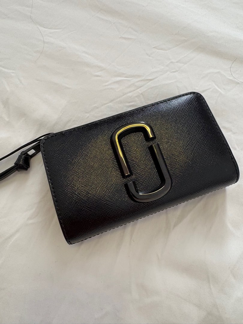 Marc Jacobs Compact Wallet - Black, Women's Fashion, Bags & Wallets ...
