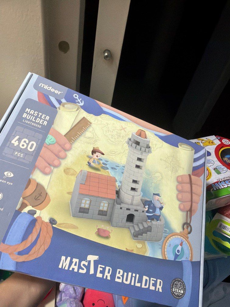 Master builder, Hobbies & Toys, Toys & Games on Carousell